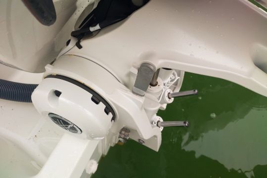 Outboard motor stand: Why use it to protect your equipment?
