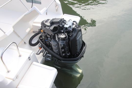 Pescaro: An online catalog for low-cost maintenance of outboard and ...