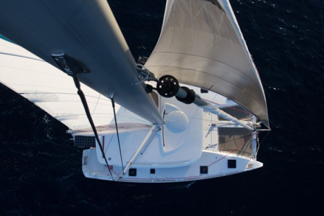 Second-hand sailboat - control your sails