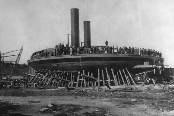 Popov's round boats: a short story of an abysmal failure