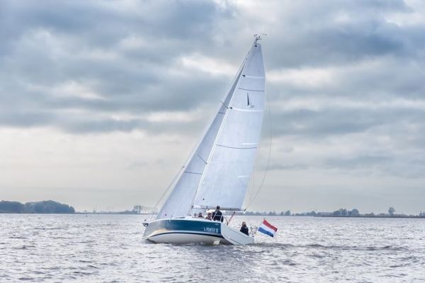 Pointer 30: An elegant Dutch-style sailboat, full of tricks