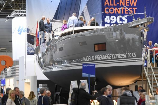 Contest 50SC, a luxury owner's yacht for offshore cruising