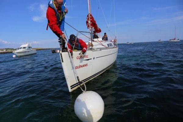 How to become a sailing instructor: what training and what daily life?
