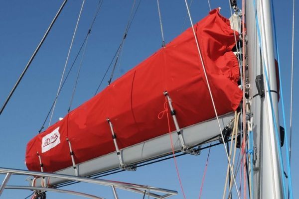 Lazy Rack, securing the management of remote mainsail maneuvers