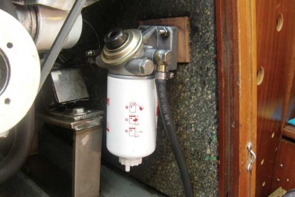 Clogged diesel filter: How to avoid running out of fuel on your boat?