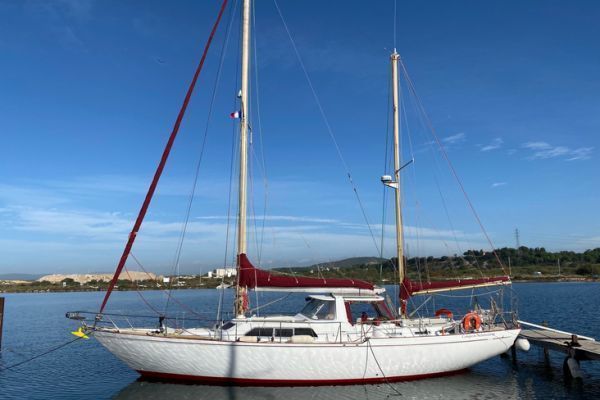 1972 Camper Nicholson 48: the story of a meticulous refurbishment