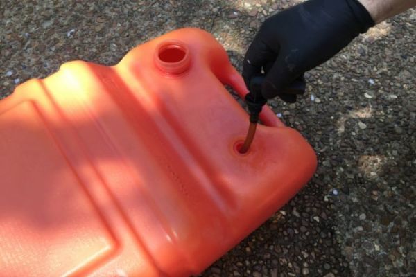 10 easy steps to clean your portable gas tank before the season