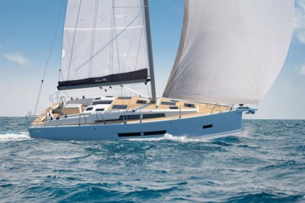 Hanse 360, a customizable sailboat optimized for solo sailing