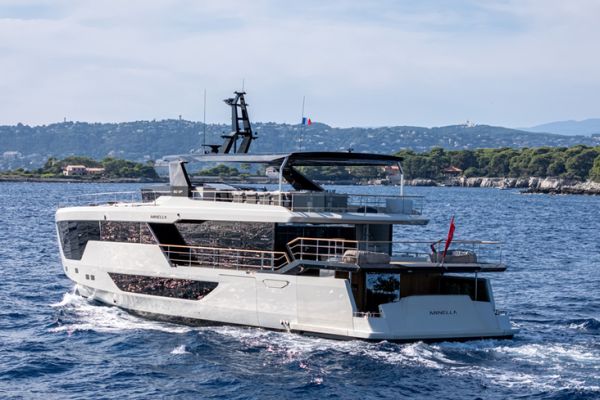 Numarine unveils its first 30XP hybrid superyacht, a step towards ...