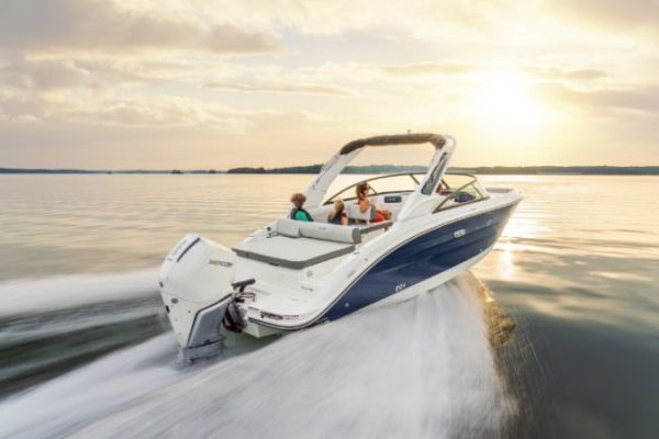 Sea Ray renews its SDX range with three new models and two Surf versions