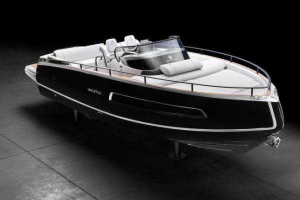 Invictus GT280 Carbon Look: the iconic model redesigned with pre-preg ...