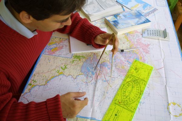 Nautical mile and speed in knots: where do these maritime measurements ...
