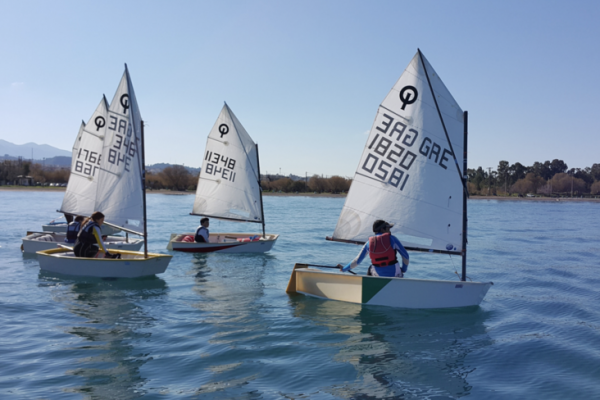 The Optimist, the ideal small sailboat with all the bells and whistles ...