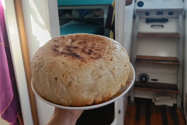 Making bread on a boat: a recipe that can be used wherever you sail